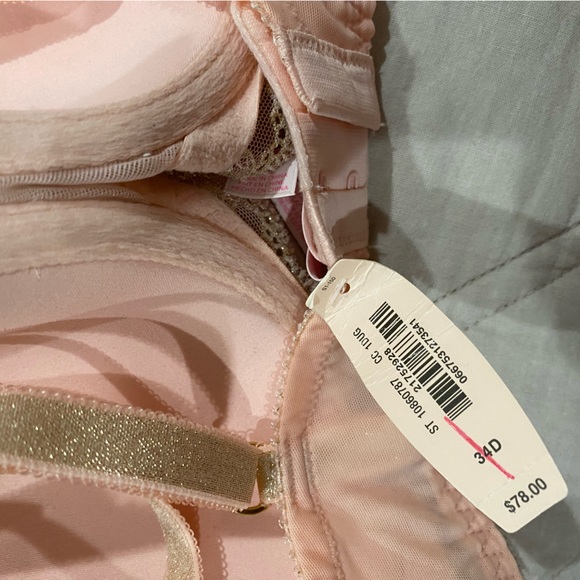 Victoria's Secret | Intimates & Sleepwear | Nwt Vs 34d Bra | Poshmark